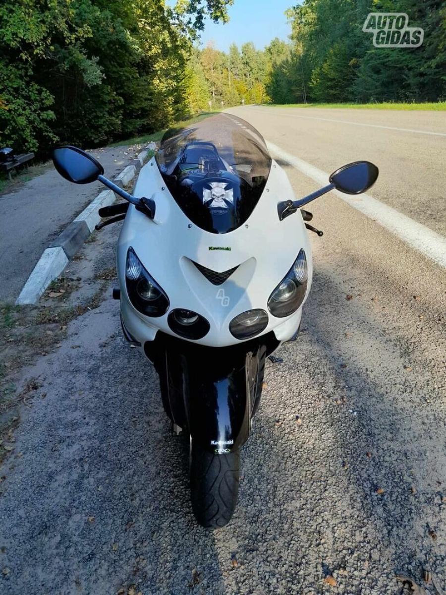 Kawasaki ZZR 2006 in Trakai, with an engine capacity of 1.40 L and mileage of 71 thousand km for 5500 €, photo 1 on AUTOMOTO.COM.LV