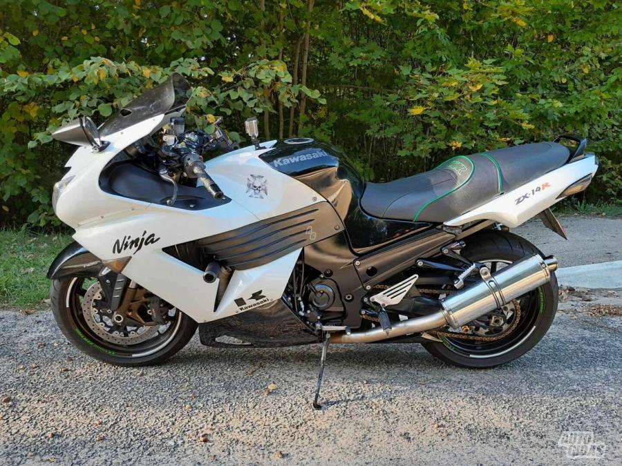 Kawasaki ZZR 2006 in Trakai, with an engine capacity of 1.40 L and mileage of 71 thousand km for 5500 €, photo 3 on AUTOMOTO.COM.LV