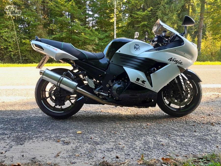 Kawasaki ZZR 2006 in Trakai, with an engine capacity of 1.40 L and mileage of 71 thousand km for 5500 €, photo 4 on AUTOMOTO.COM.LV