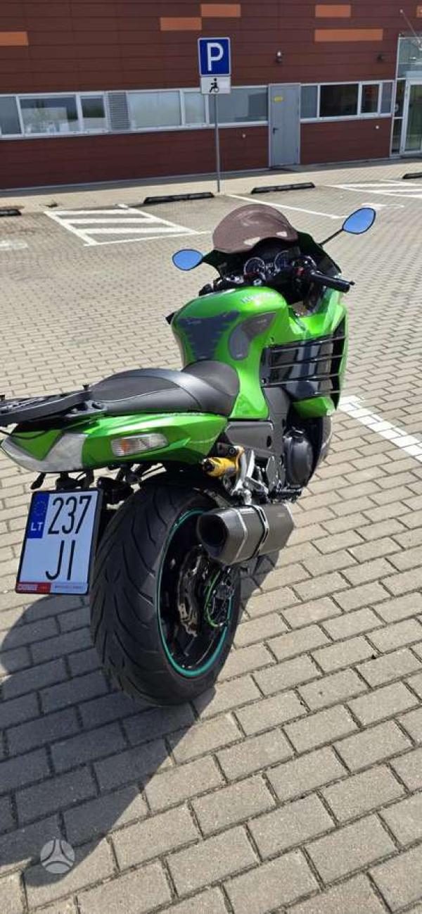 Kawasaki ZZR 2012 in Panevezys, with an engine capacity of 1.40 L and mileage of 85 thousand km for 6100 €, photo 11 on AUTOMOTO.COM.LV