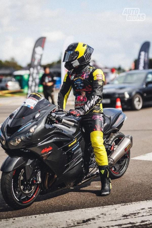 Kawasaki ZZR 2013 Jonava, ar dzinēja tilpumu 0.00 L un nobraukumu 0 tūkst. km par 9999 €, foto 1 vietnē AUTOMOTO.COM.LV