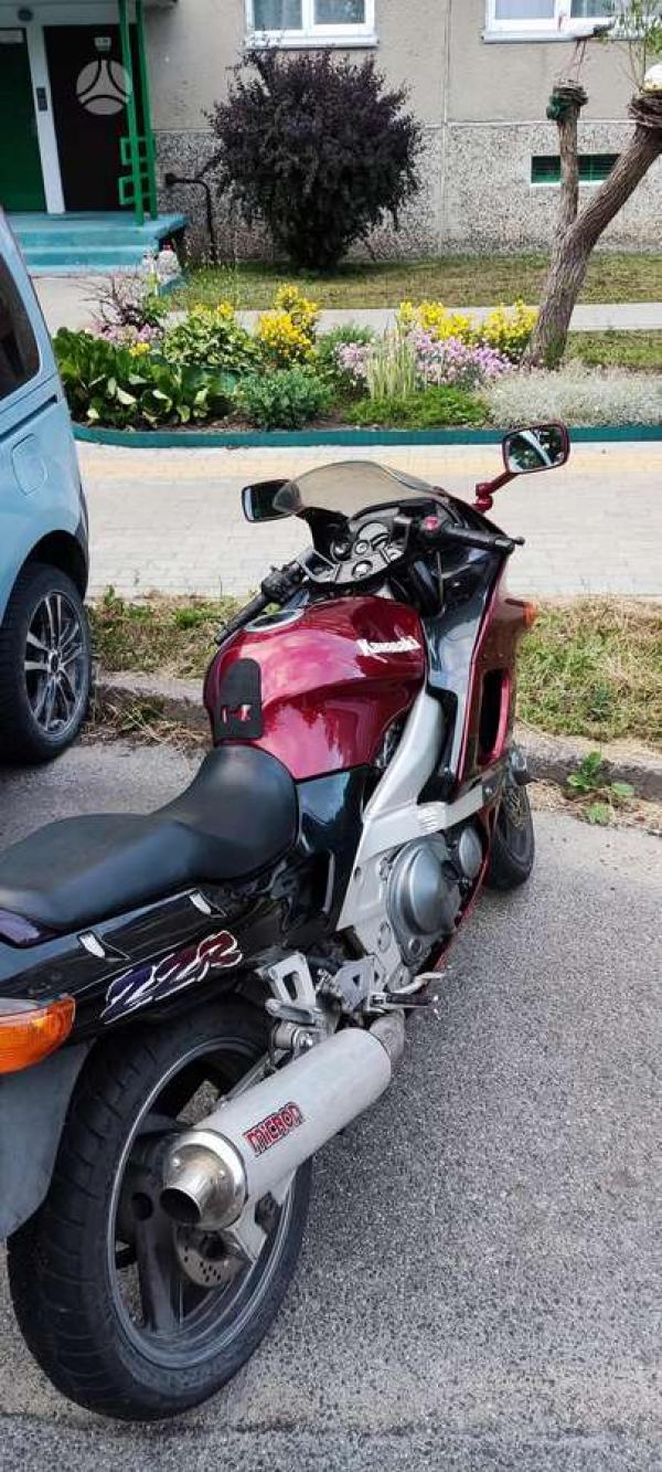 Красный Кавасаки ZZR 1998 в Клайпеда, объемом двигателя 0.60 л и пробегом 35 тыс. км за 1200 €, фото 4 на AUTOMOTO.COM.LV