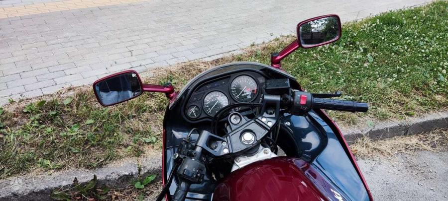Sarkans Kawasaki ZZR 1998 Klaipėda, ar dzinēja tilpumu 0.60 L un nobraukumu 35 tūkst. km par 1200 €, foto 6 vietnē AUTOMOTO.COM.LV