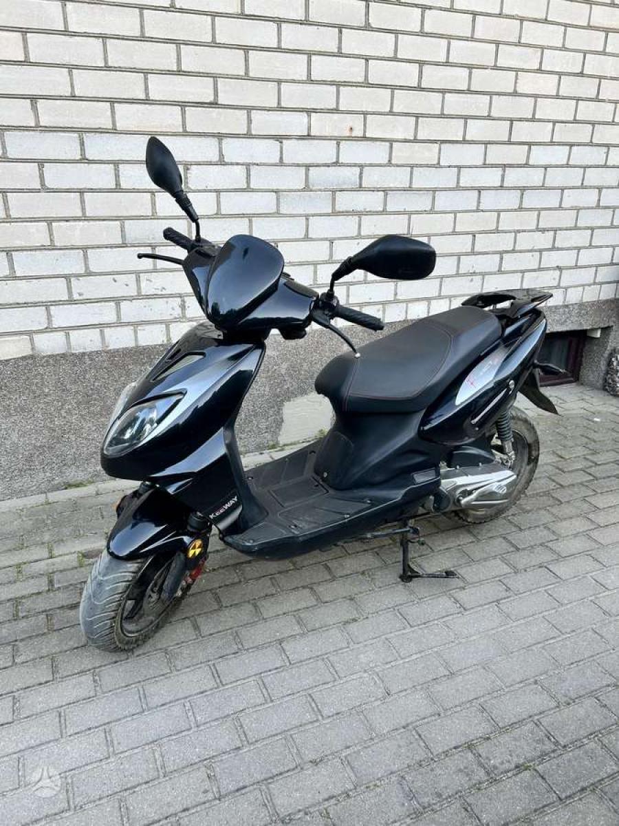 Black Keeway Focus 2014 in Taurage, with an engine capacity of 49.00 L and mileage of 5 thousand km for 380 €, photo 1 on AUTOMOTO.COM.LV