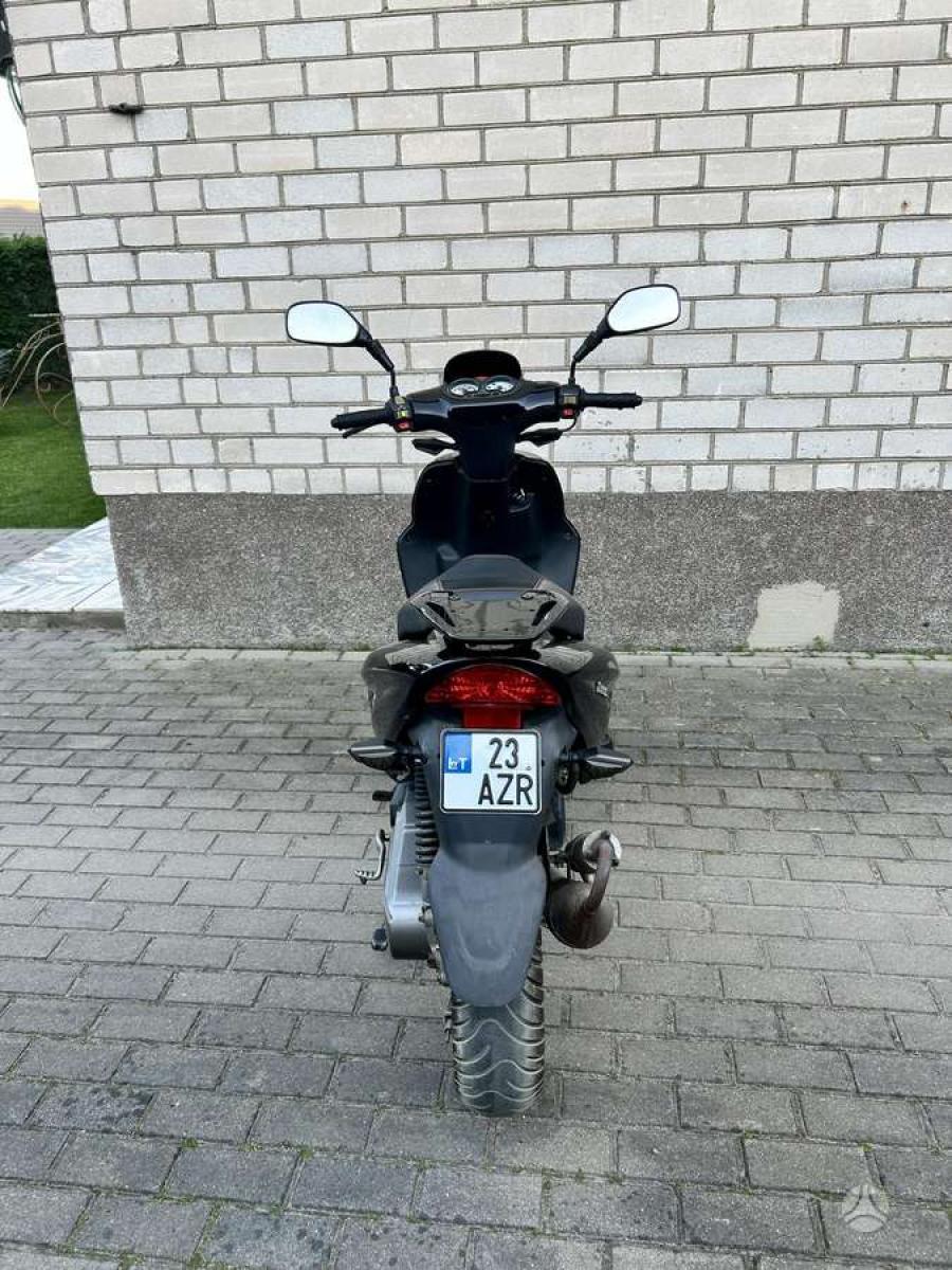Black Keeway Focus 2014 in Taurage, with an engine capacity of 49.00 L and mileage of 5 thousand km for 380 €, photo 12 on AUTOMOTO.COM.LV