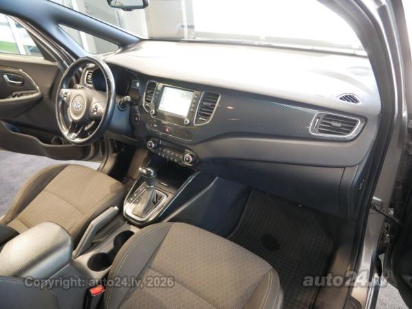Smilšu krāsa Kia Carens 2017 Tallina, ar dzinēja tilpumu 1.70 L un nobraukumu 117 tūkst. km par 8990 €, foto 10 vietnē AUTOMOTO.COM.LV