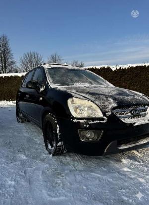 Melns Kia Carens 2007 Šilutė, ar dzinēja tilpumu 1.99 L un nobraukumu 196 tūkst. km par 1999 €, foto  vietnē AUTOMOTO.COM.LV