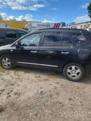 Black Kia Carens 2007 in Riga, with an engine capacity of 2.00 L and mileage of 324 thousand km for 1750 €, photo 9 on AUTOMOTO.COM.LV