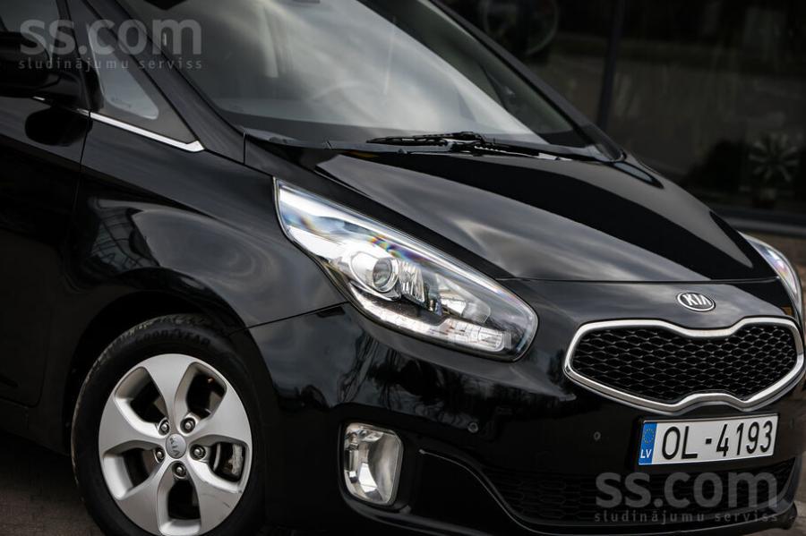 Black Kia Carens 2013 in Jelgava, with an engine capacity of 1.70 L and mileage of 0 thousand km for 7490 €, photo 4 on AUTOMOTO.COM.LV