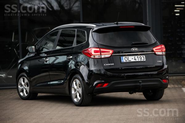 Black Kia Carens 2013 in Jelgava, with an engine capacity of 1.70 L and mileage of 0 thousand km for 7490 €, photo 5 on AUTOMOTO.COM.LV
