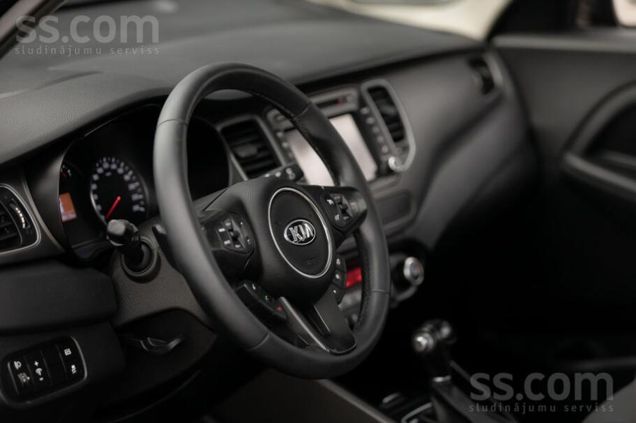 Black Kia Carens 2013 in Jelgava, with an engine capacity of 1.70 L and mileage of 0 thousand km for 7490 €, photo 8 on AUTOMOTO.COM.LV