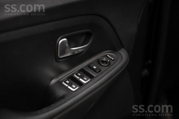 Black Kia Carens 2013 in Jelgava, with an engine capacity of 1.70 L and mileage of 0 thousand km for 7490 €, photo 8 on AUTOMOTO.COM.LV