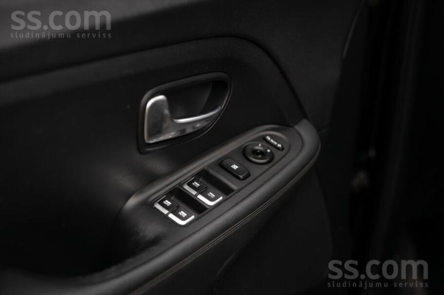 Black Kia Carens 2013 in Jelgava, with an engine capacity of 1.70 L and mileage of 0 thousand km for 7490 €, photo 9 on AUTOMOTO.COM.LV