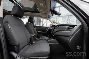 Black Kia Carens 2013 in Jelgava, with an engine capacity of 1.70 L and mileage of 0 thousand km for 7490 €, photo 15 on AUTOMOTO.COM.LV