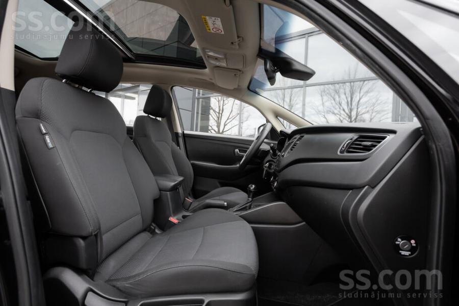Black Kia Carens 2013 in Jelgava, with an engine capacity of 1.70 L and mileage of 0 thousand km for 7490 €, photo 15 on AUTOMOTO.COM.LV