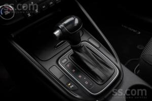 Black Kia Carens 2013 in Jelgava, with an engine capacity of 1.70 L and mileage of 0 thousand km for 7490 €, photo 21 on AUTOMOTO.COM.LV