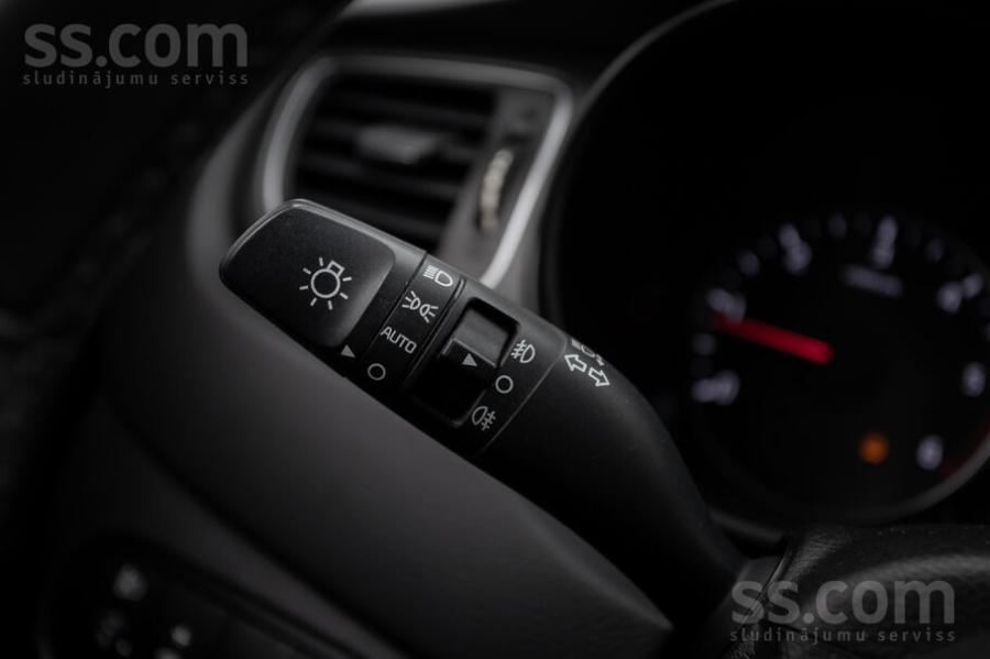 Black Kia Carens 2013 in Jelgava, with an engine capacity of 1.70 L and mileage of 0 thousand km for 7490 €, photo 29 on AUTOMOTO.COM.LV