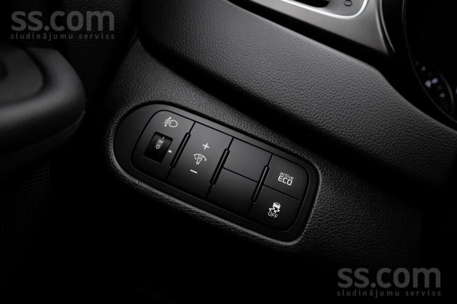 Black Kia Carens 2013 in Jelgava, with an engine capacity of 1.70 L and mileage of 0 thousand km for 7490 €, photo 31 on AUTOMOTO.COM.LV