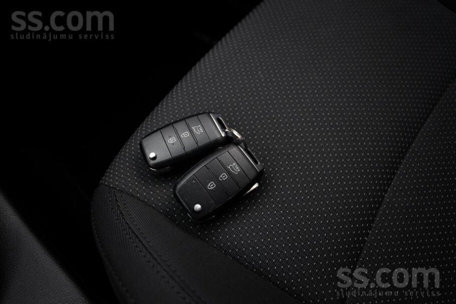 Black Kia Carens 2013 in Jelgava, with an engine capacity of 1.70 L and mileage of 0 thousand km for 7490 €, photo 32 on AUTOMOTO.COM.LV