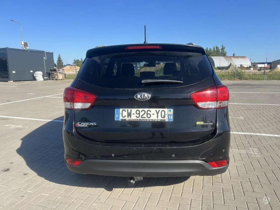 Melns Kia Carens 2013 Tauragė, ar dzinēja tilpumu 1.69 L un nobraukumu 267 tūkst. km par 3500 €, foto 6 vietnē AUTOMOTO.COM.LV