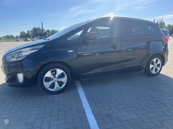 Melns Kia Carens 2013 Tauragė, ar dzinēja tilpumu 1.69 L un nobraukumu 267 tūkst. km par 3500 €, foto 7 vietnē AUTOMOTO.COM.LV