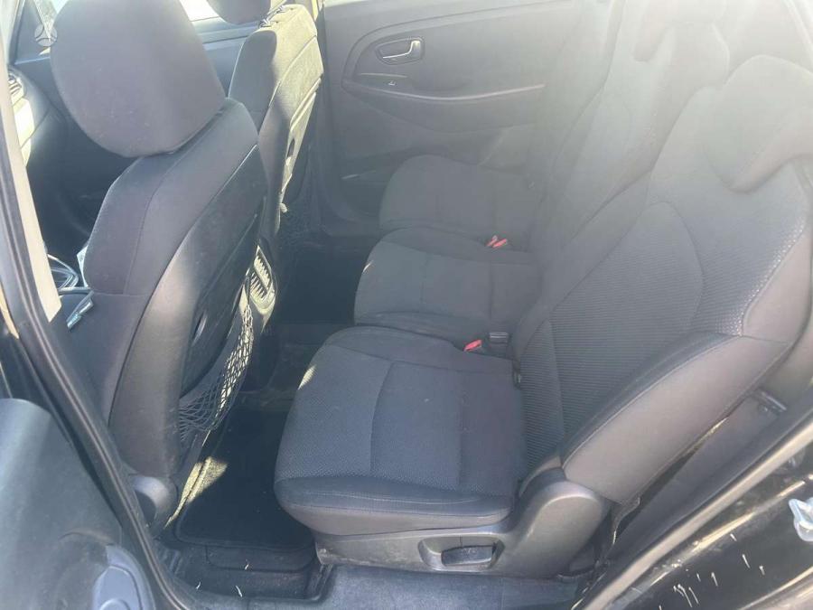 Melns Kia Carens 2013 Tauragė, ar dzinēja tilpumu 1.69 L un nobraukumu 267 tūkst. km par 3500 €, foto 10 vietnē AUTOMOTO.COM.LV