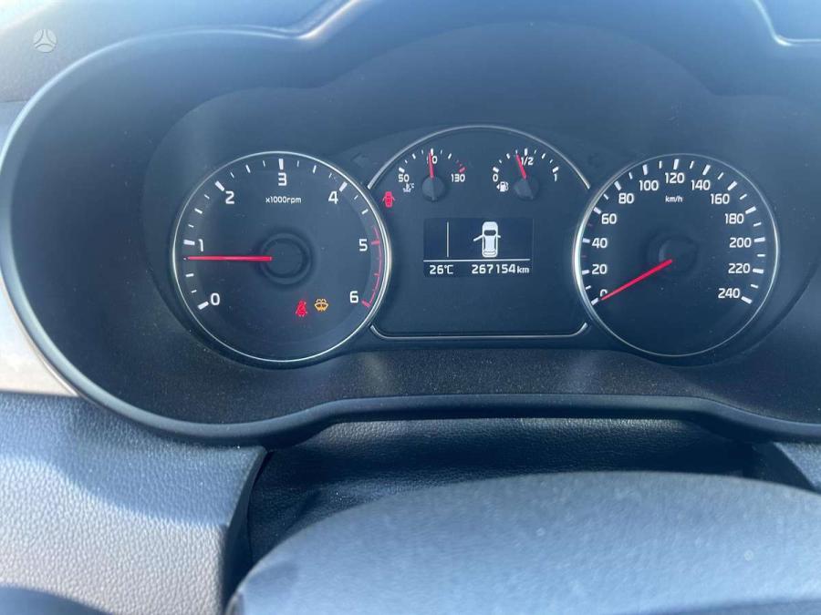 Melns Kia Carens 2013 Tauragė, ar dzinēja tilpumu 1.69 L un nobraukumu 267 tūkst. km par 3500 €, foto 19 vietnē AUTOMOTO.COM.LV