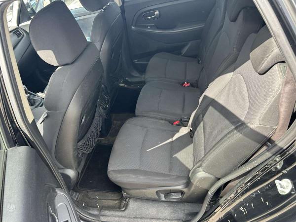 Melns Kia Carens 2013 Tauragė, ar dzinēja tilpumu 1.69 L un nobraukumu 267 tūkst. km par 3500 €, foto 7 vietnē AUTOMOTO.COM.LV