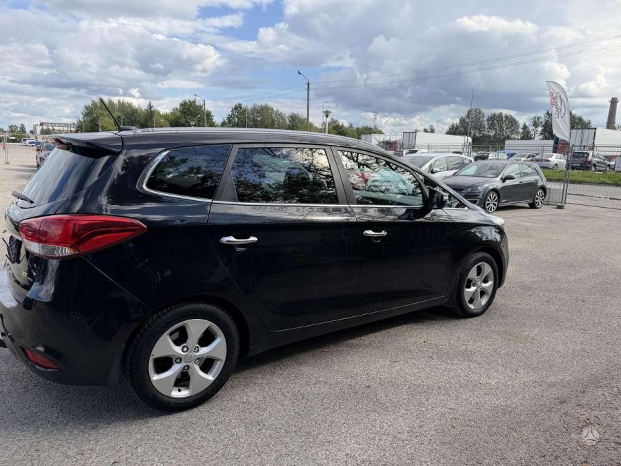 Melns Kia Carens 2013 Marijampole, ar dzinēja tilpumu 1.59 L un nobraukumu 115 tūkst. km par 4650 €, foto 4 vietnē AUTOMOTO.COM.LV