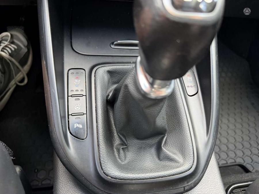 Melns Kia Carens 2013 Marijampole, ar dzinēja tilpumu 1.59 L un nobraukumu 115 tūkst. km par 4650 €, foto 16 vietnē AUTOMOTO.COM.LV