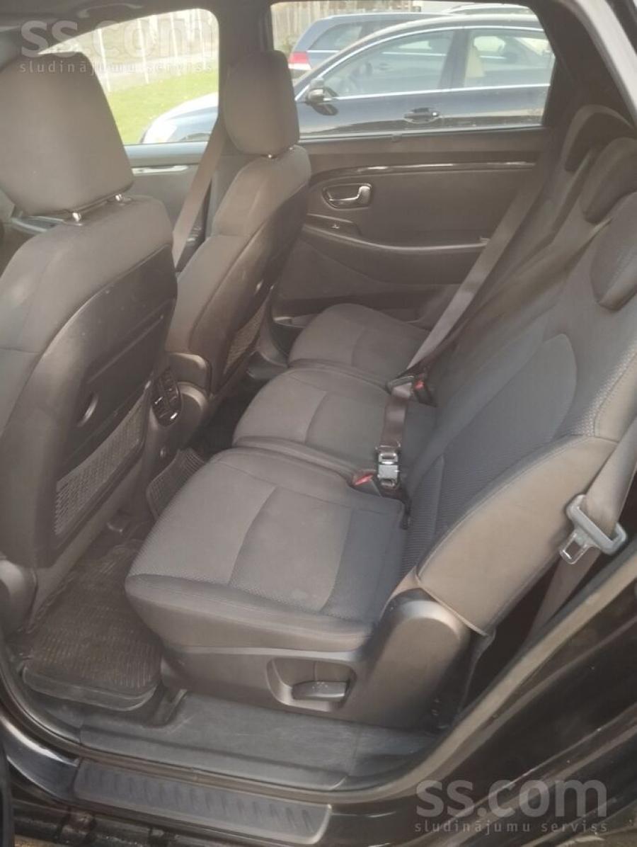 Melns Kia Carens 2014 Rīga, ar dzinēja tilpumu 1.70 L un nobraukumu 224 tūkst. km par 4500 €, foto 6 vietnē AUTOMOTO.COM.LV