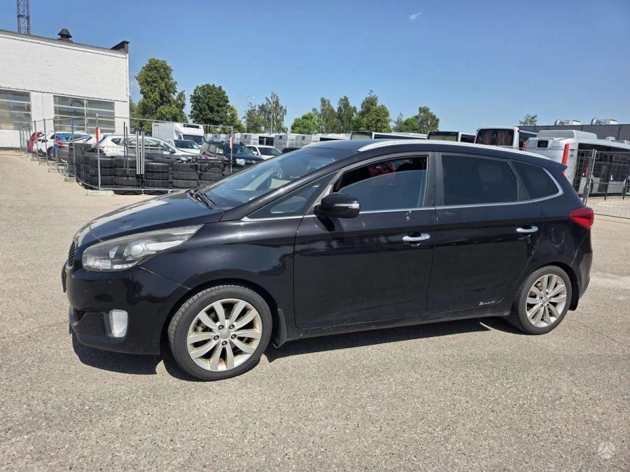Melns Kia Carens 2014 Marijampole, ar dzinēja tilpumu 1.69 L un nobraukumu 27 tūkst. km par 3700 €, foto 4 vietnē AUTOMOTO.COM.LV
