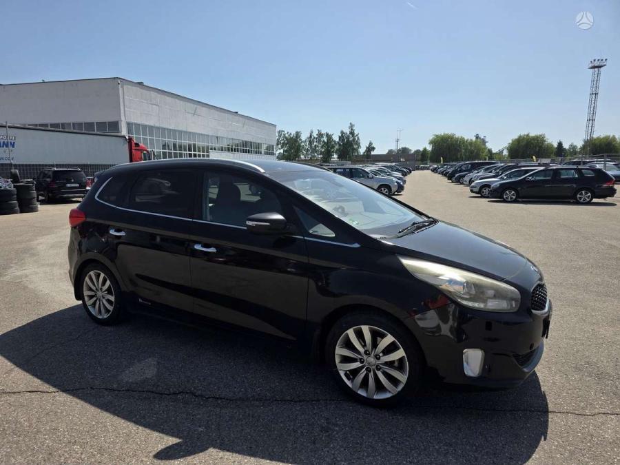 Melns Kia Carens 2014 Marijampole, ar dzinēja tilpumu 1.69 L un nobraukumu 27 tūkst. km par 3700 €, foto 15 vietnē AUTOMOTO.COM.LV