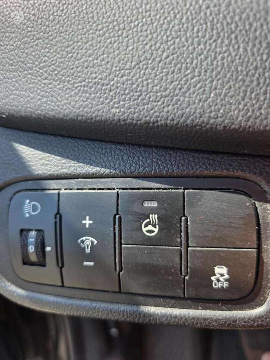 Melns Kia Carens 2014 Marijampole, ar dzinēja tilpumu 1.69 L un nobraukumu 27 tūkst. km par 3700 €, foto 21 vietnē AUTOMOTO.COM.LV
