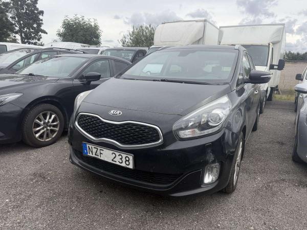 Black Kia Carens 2014 in Kaunas, with an engine capacity of 1.69 L and mileage of 288 thousand km for 1950 €, photo 2 on AUTOMOTO.COM.LV