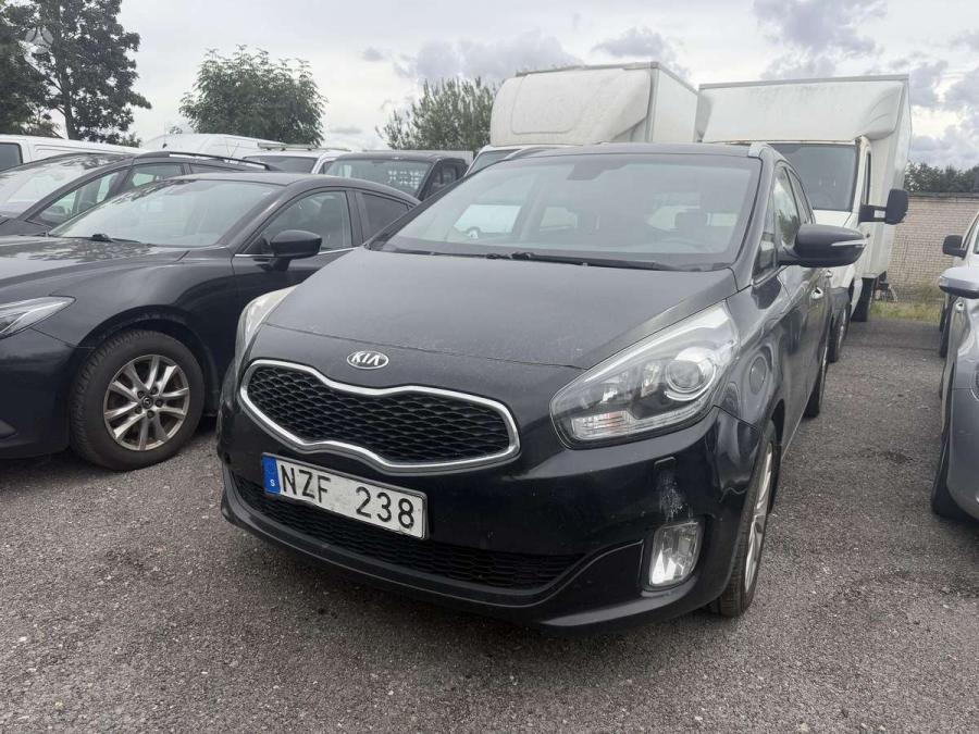 Black Kia Carens 2014 in Kaunas, with an engine capacity of 1.69 L and mileage of 288 thousand km for 1950 €, photo 3 on AUTOMOTO.COM.LV