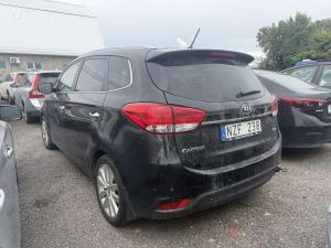 Black Kia Carens 2014 in Kaunas, with an engine capacity of 1.69 L and mileage of 288 thousand km for 1950 €, photo 4 on AUTOMOTO.COM.LV