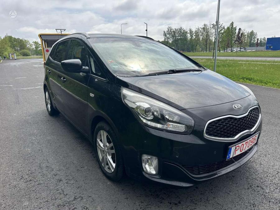 Melns Kia Carens 2014 Kauņa, ar dzinēja tilpumu 1.69 L un nobraukumu 277 tūkst. km par 4200 €, foto 5 vietnē AUTOMOTO.COM.LV