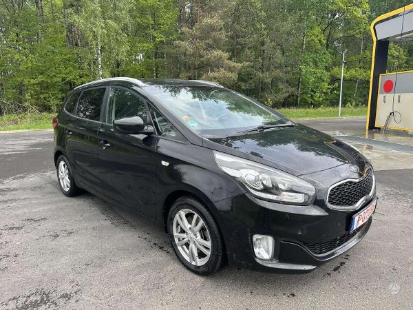 Black Kia Carens 2014 in Kaunas, with an engine capacity of 1.69 L and mileage of 277 thousand km for 4200 €, photo 9 on AUTOMOTO.COM.LV