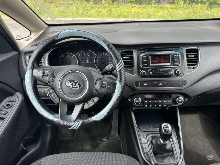 Melns Kia Carens 2014 Kauņa, ar dzinēja tilpumu 1.69 L un nobraukumu 277 tūkst. km par 4200 €, foto 15 vietnē AUTOMOTO.COM.LV