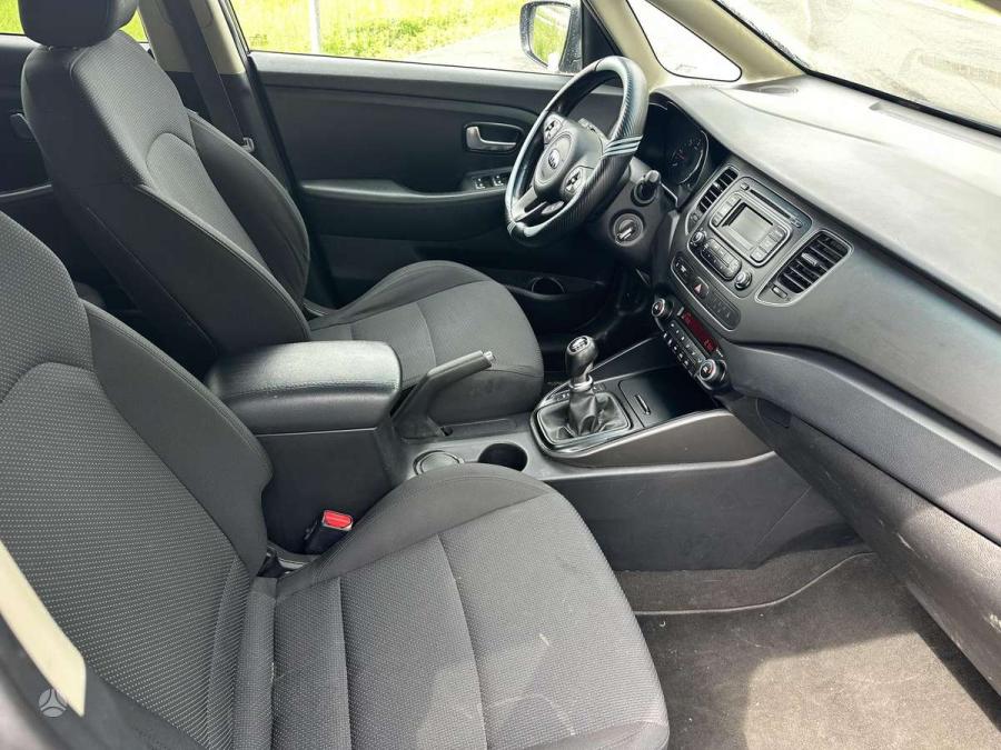 Melns Kia Carens 2014 Kauņa, ar dzinēja tilpumu 1.69 L un nobraukumu 277 tūkst. km par 4200 €, foto 16 vietnē AUTOMOTO.COM.LV