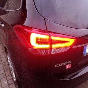 Black Kia Carens 2016 in Kaunas, with an engine capacity of 1.70 L and mileage of 177 thousand km for 7777 €, photo 6 on AUTOMOTO.COM.LV