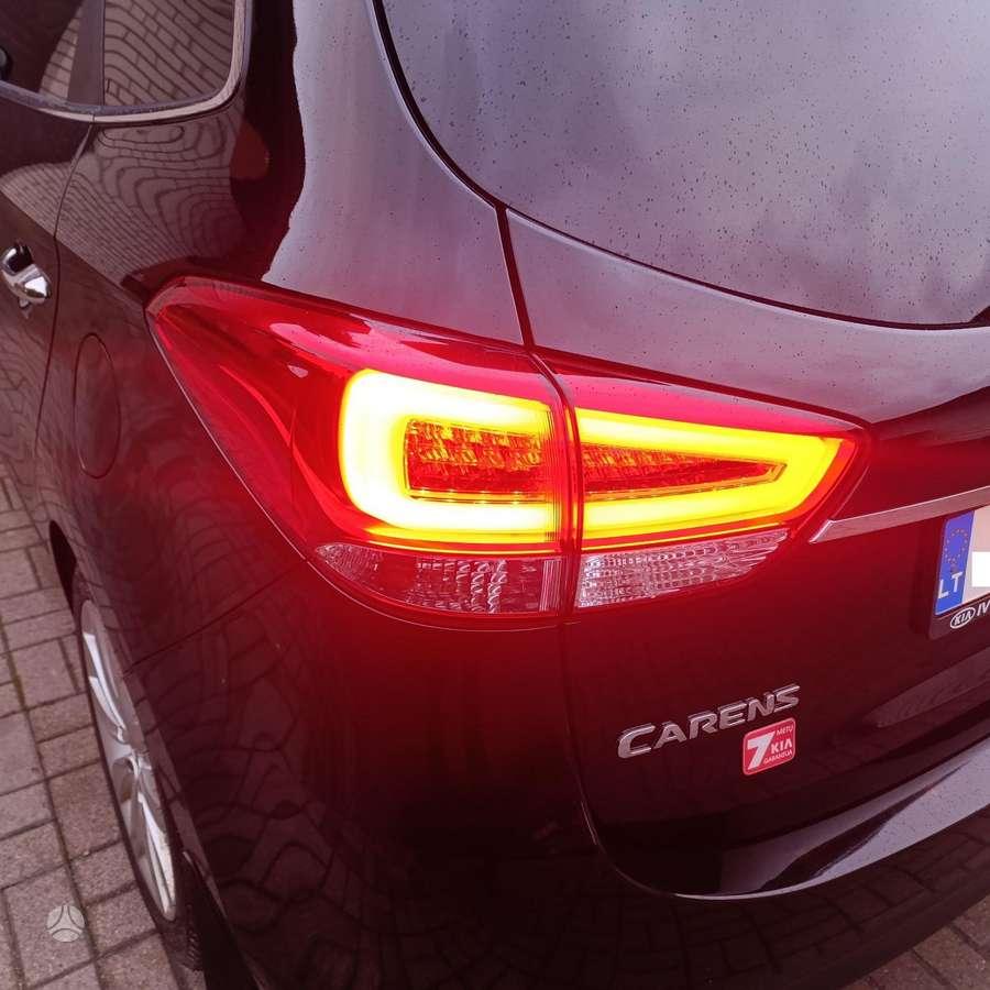 Black Kia Carens 2016 in Kaunas, with an engine capacity of 1.70 L and mileage of 177 thousand km for 7777 €, photo 6 on AUTOMOTO.COM.LV