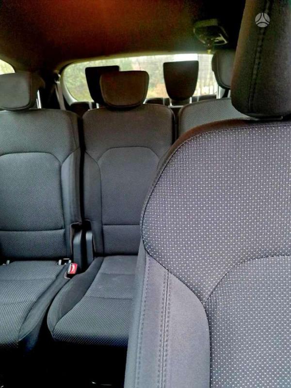 Black Kia Carens 2016 in Kaunas, with an engine capacity of 1.70 L and mileage of 177 thousand km for 7777 €, photo 11 on AUTOMOTO.COM.LV
