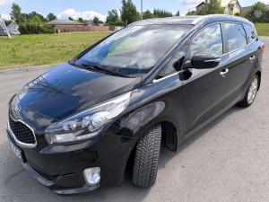 Melns Kia Carens 2016 Kauņa, ar dzinēja tilpumu 1.69 L un nobraukumu 241 tūkst. km par 4000 €, foto  vietnē AUTOMOTO.COM.LV