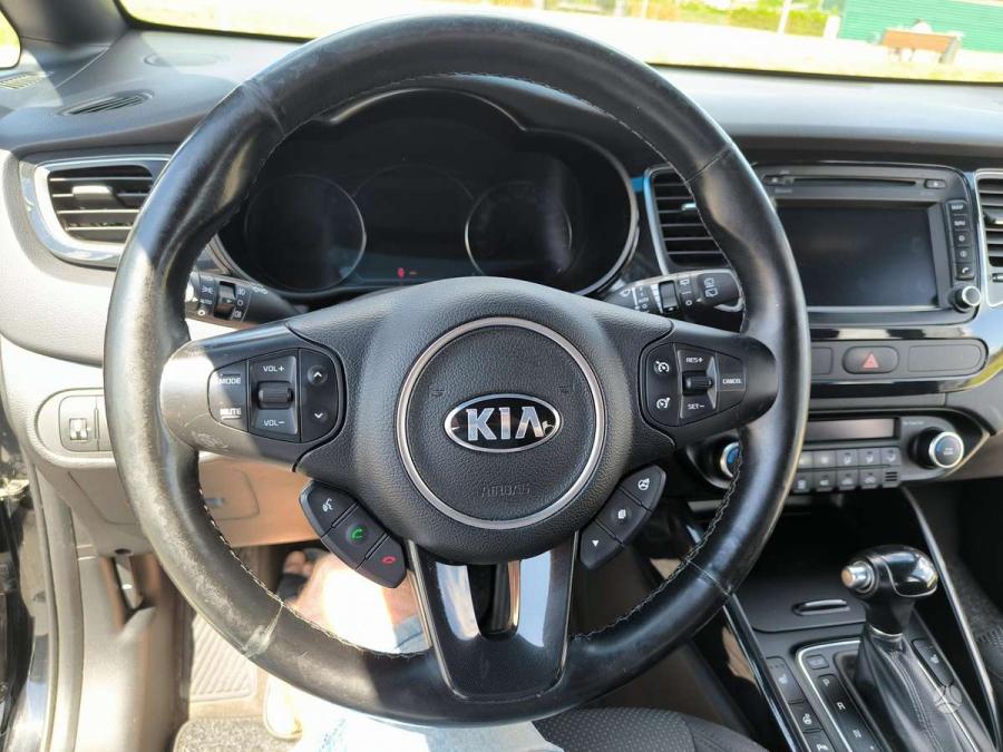 Melns Kia Carens 2016 Kauņa, ar dzinēja tilpumu 1.69 L un nobraukumu 241 tūkst. km par 4000 €, foto 11 vietnē AUTOMOTO.COM.LV