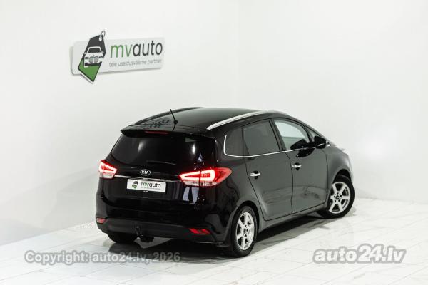 Black Kia Carens 2014 in Tallinn, with an engine capacity of 1.70 L and mileage of 201 thousand km for 5990 €, photo 2 on AUTOMOTO.COM.LV