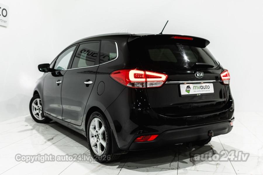 Melns Kia Carens 2014 Tallina, ar dzinēja tilpumu 1.70 L un nobraukumu 201 tūkst. km par 5990 €, foto 7 vietnē AUTOMOTO.COM.LV