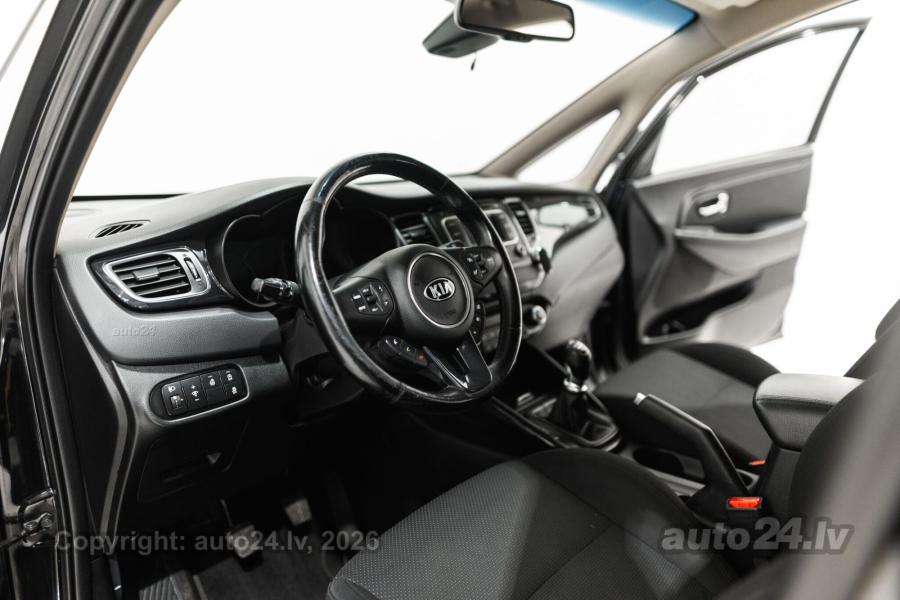 Melns Kia Carens 2014 Tallina, ar dzinēja tilpumu 1.70 L un nobraukumu 201 tūkst. km par 5990 €, foto 13 vietnē AUTOMOTO.COM.LV