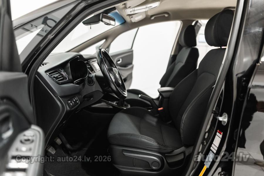 Melns Kia Carens 2014 Tallina, ar dzinēja tilpumu 1.70 L un nobraukumu 201 tūkst. km par 5990 €, foto 14 vietnē AUTOMOTO.COM.LV